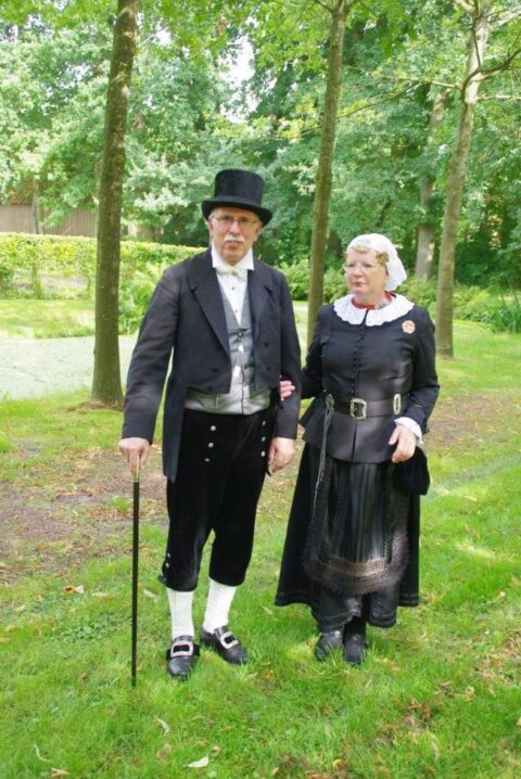 Groninger dracht uit 1865 - Fraeylemakoetsentocht
